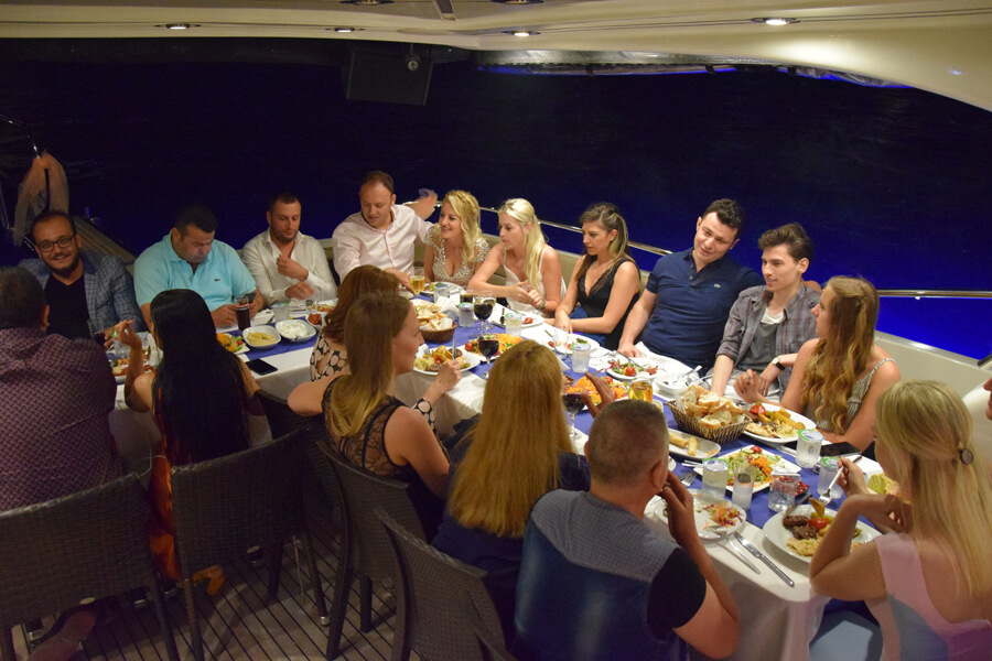 Dinner on the Yacht | Dinner for 2 People on the Yacht